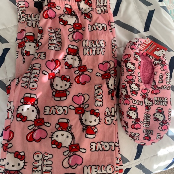 Intimates & Sleepwear | Hello Kitty Cozy Valentines Bundle | Poshmark